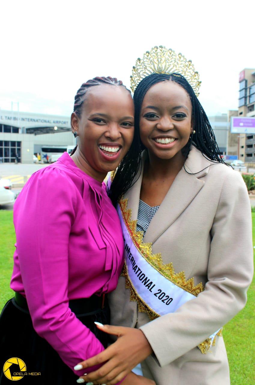 Re bua le Kealeboga Matsafu wa kwa Mabeskraal. 2020 Miss Teen Queen of ...